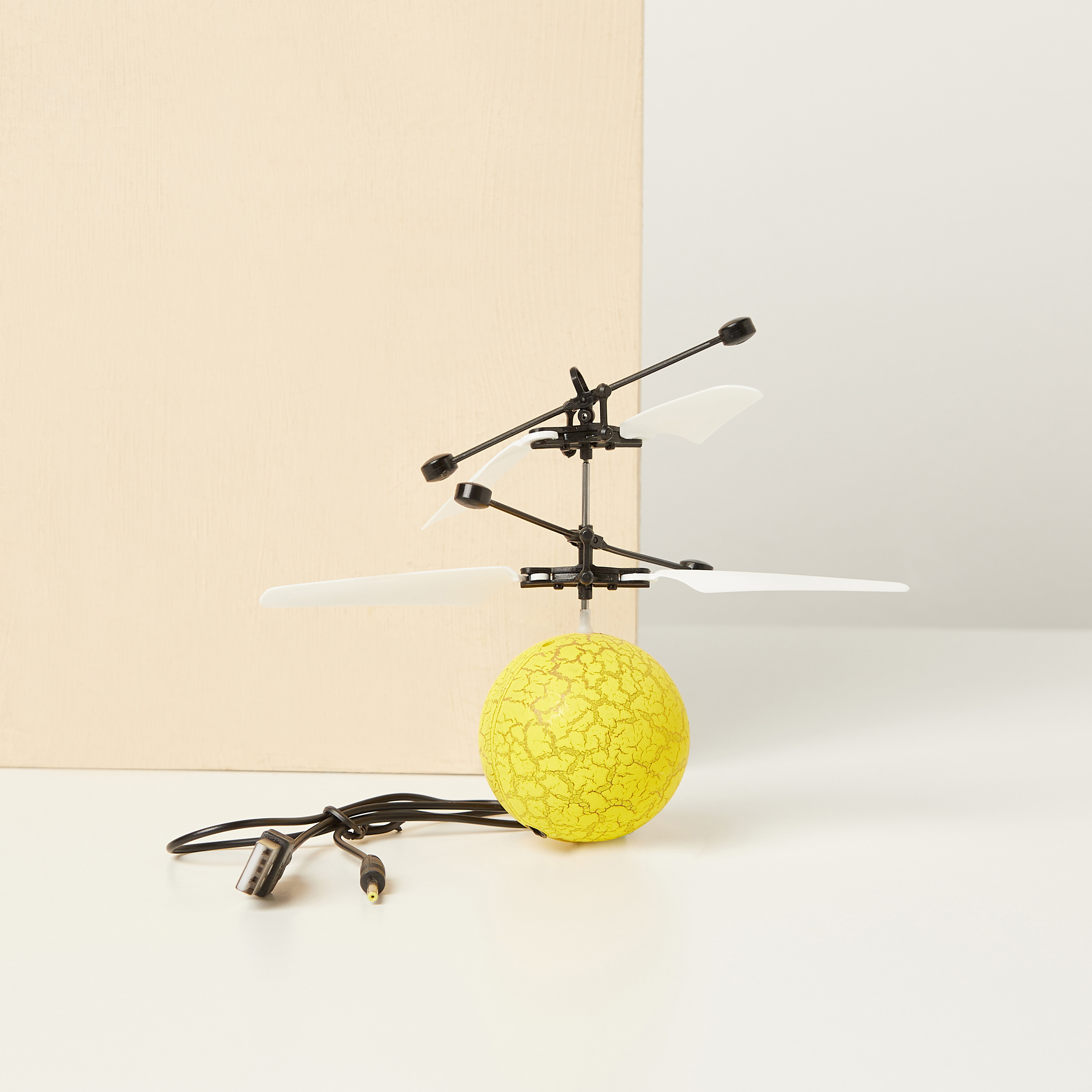 Shop Gloo Sensing Flying Ball Online | Centrepoint Oman