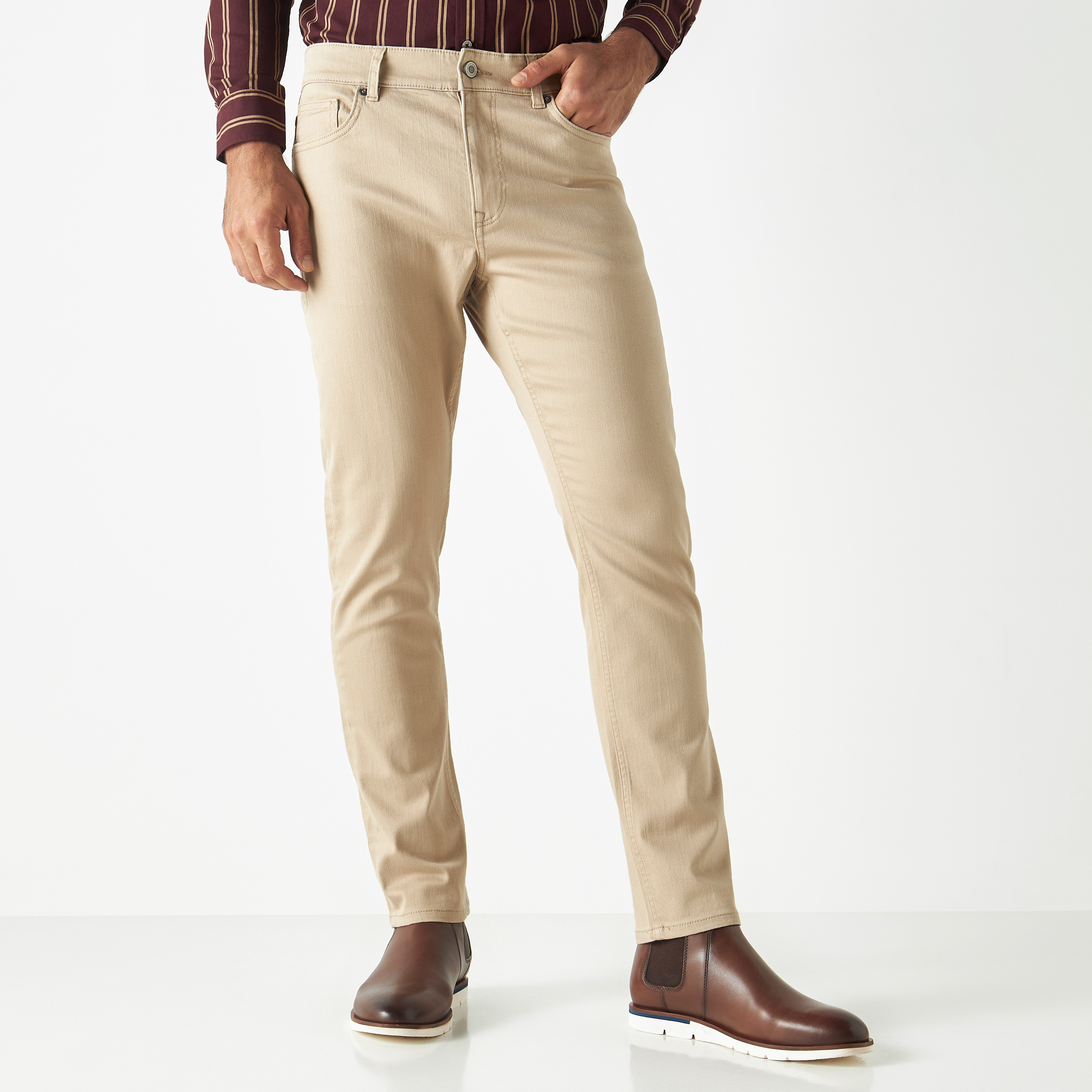 Shop Solid Slim Fit Jeans with Pockets Online | Centrepoint Oman