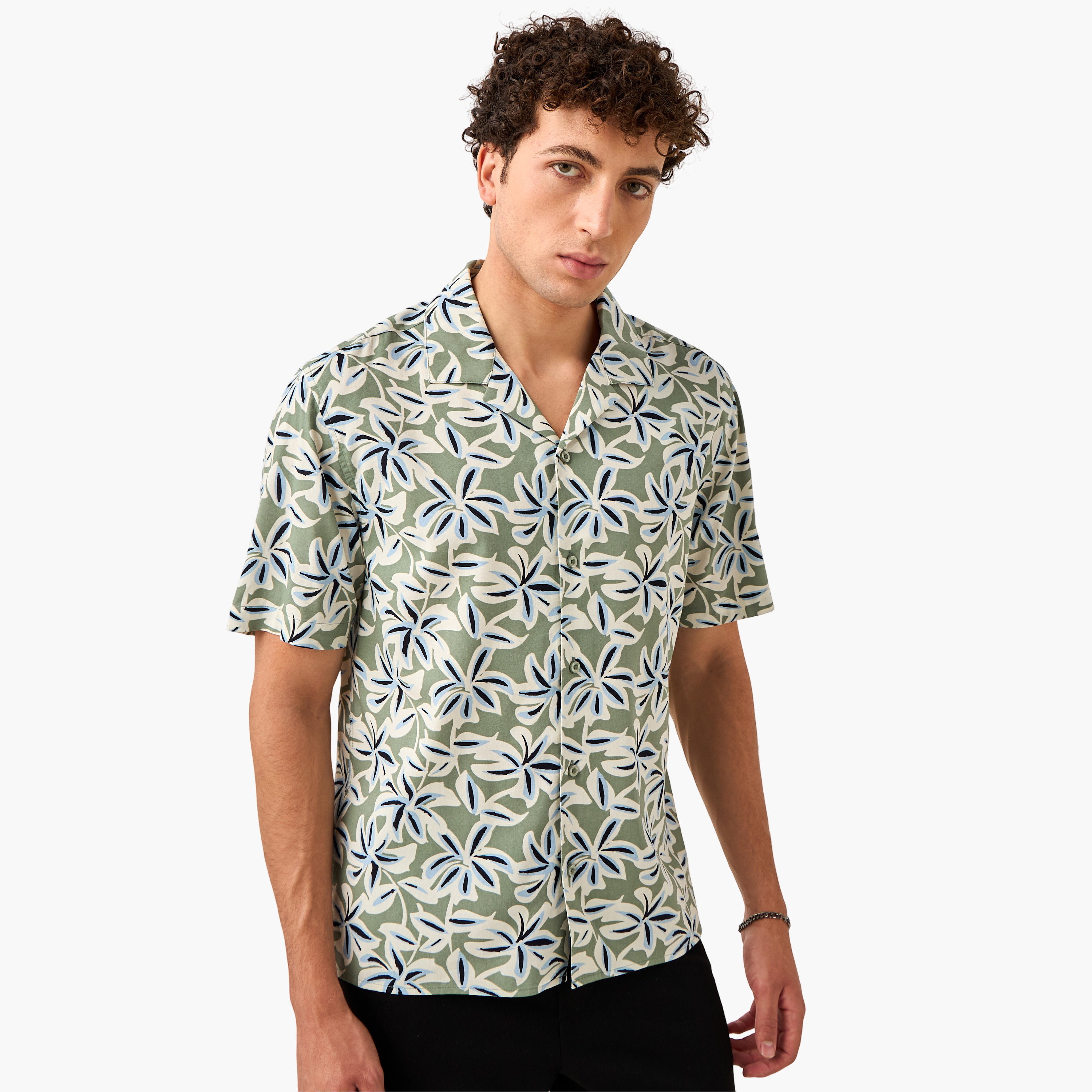Shop Regular Fit Printed Collared Resort Shirt Online | Splash UAE