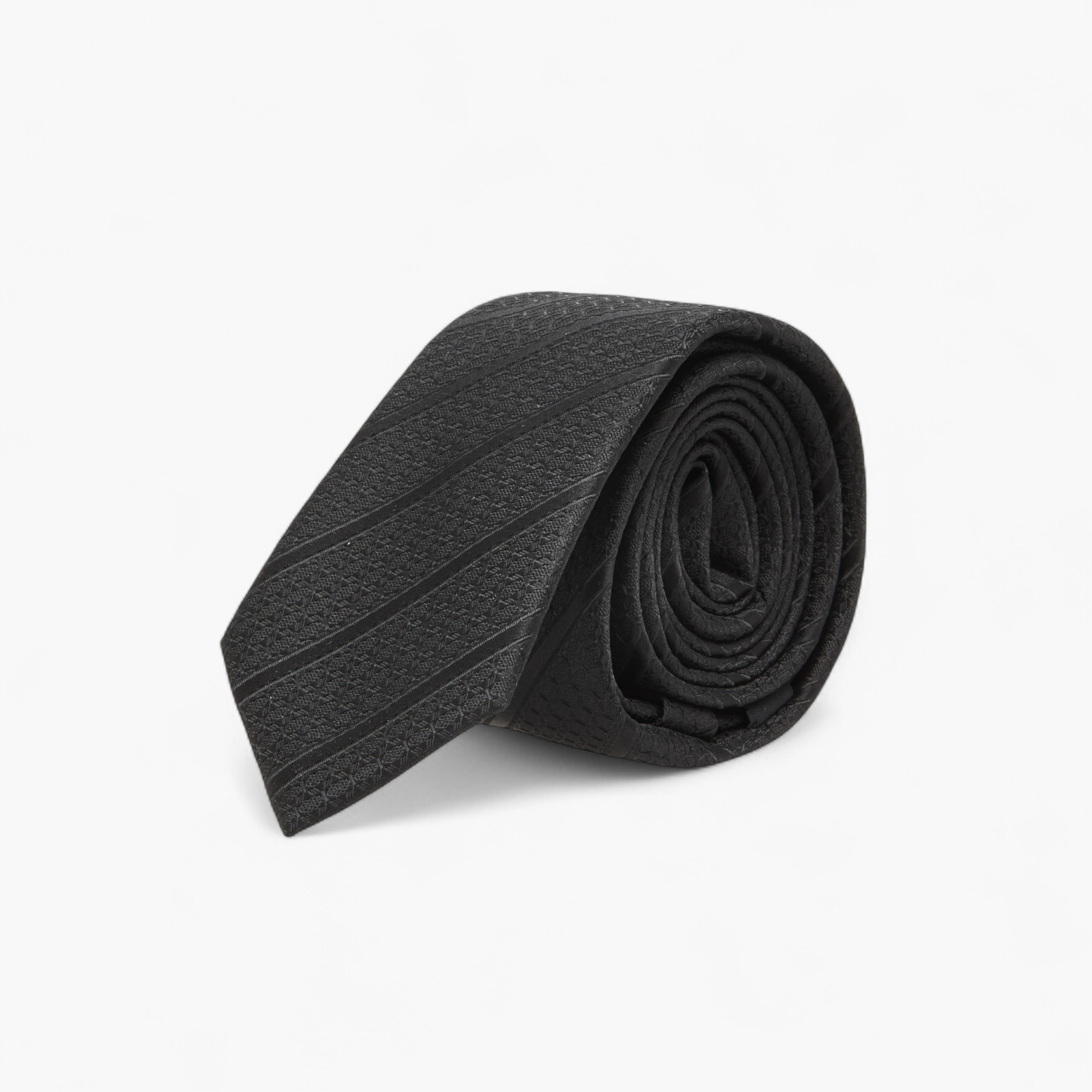 Shop Men Textured Keeper Loop Tie Online | Centrepoint Oman