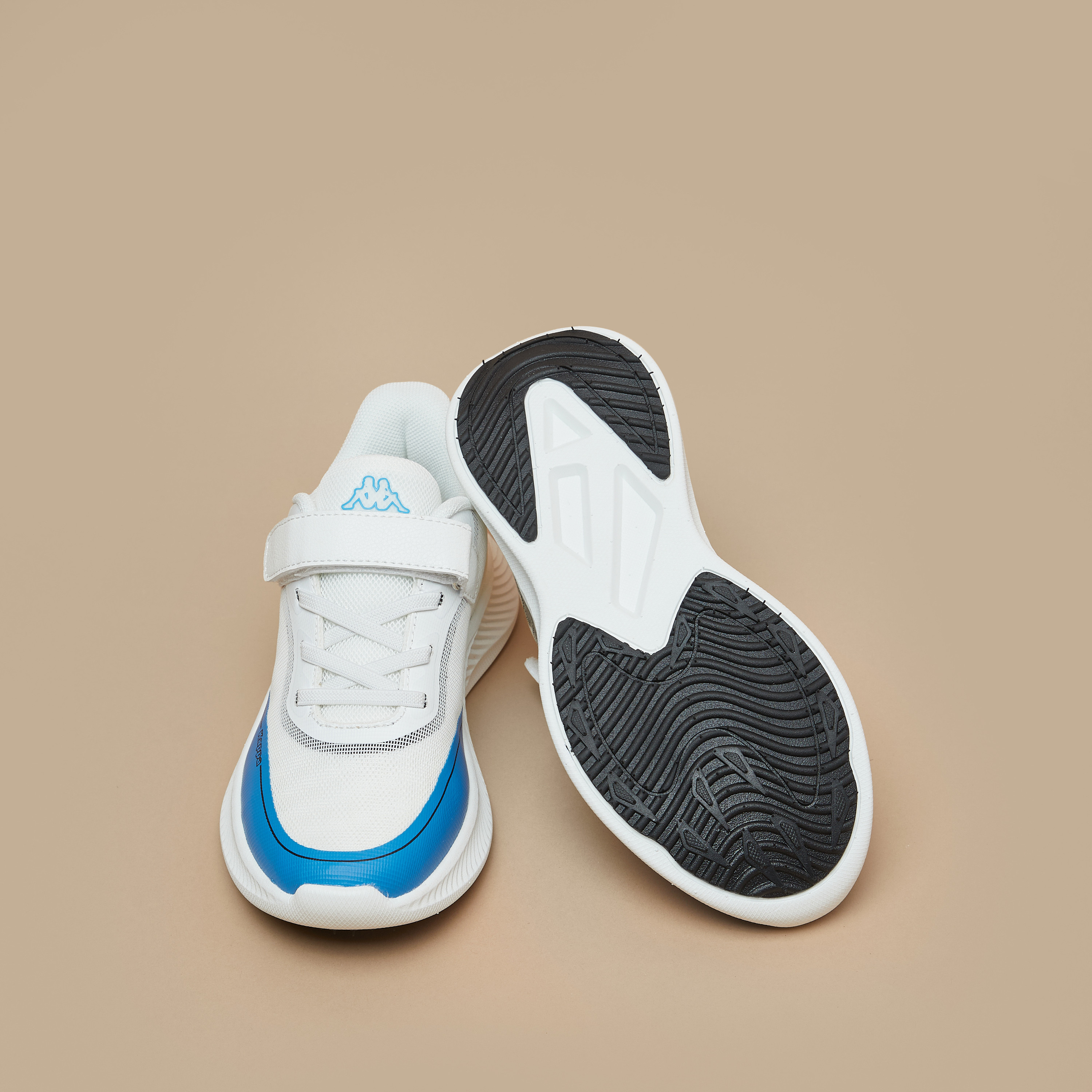 Boys walking shoes store