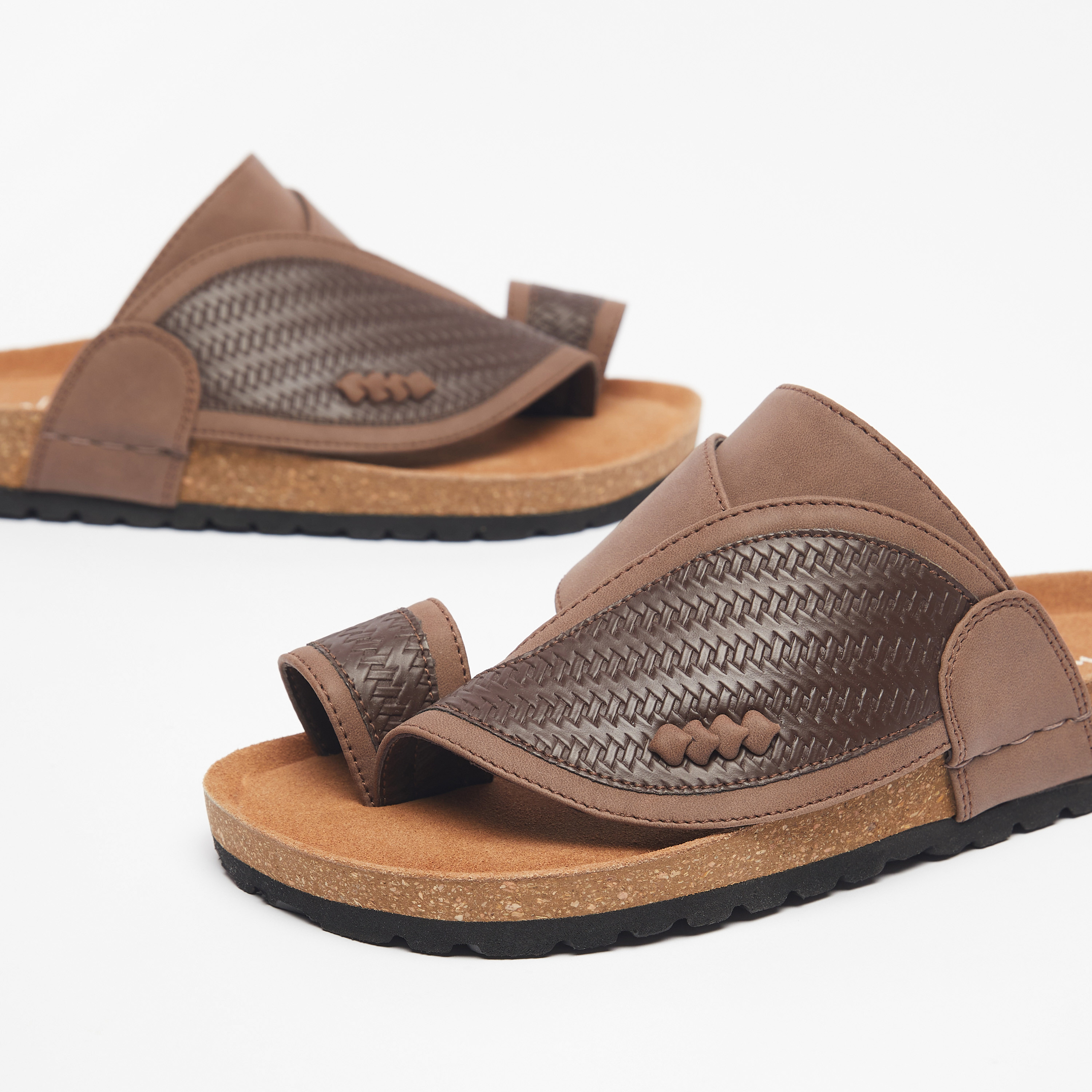 Al Waha Textured Slip-On Arabic Sandals with Toe-Loop Detail Online ...